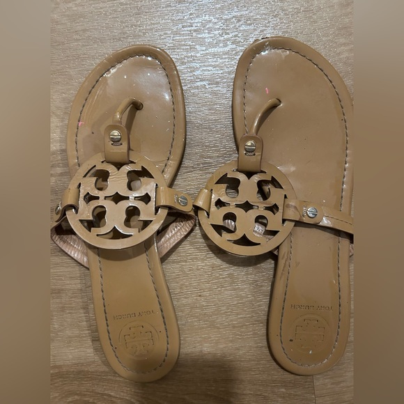 Tory Burch | Shoes | Tory Burch Tan Sandals | Poshmark